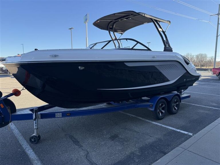 2026 BAYLINER D22 (BLACK) - Beacon Marine Boats